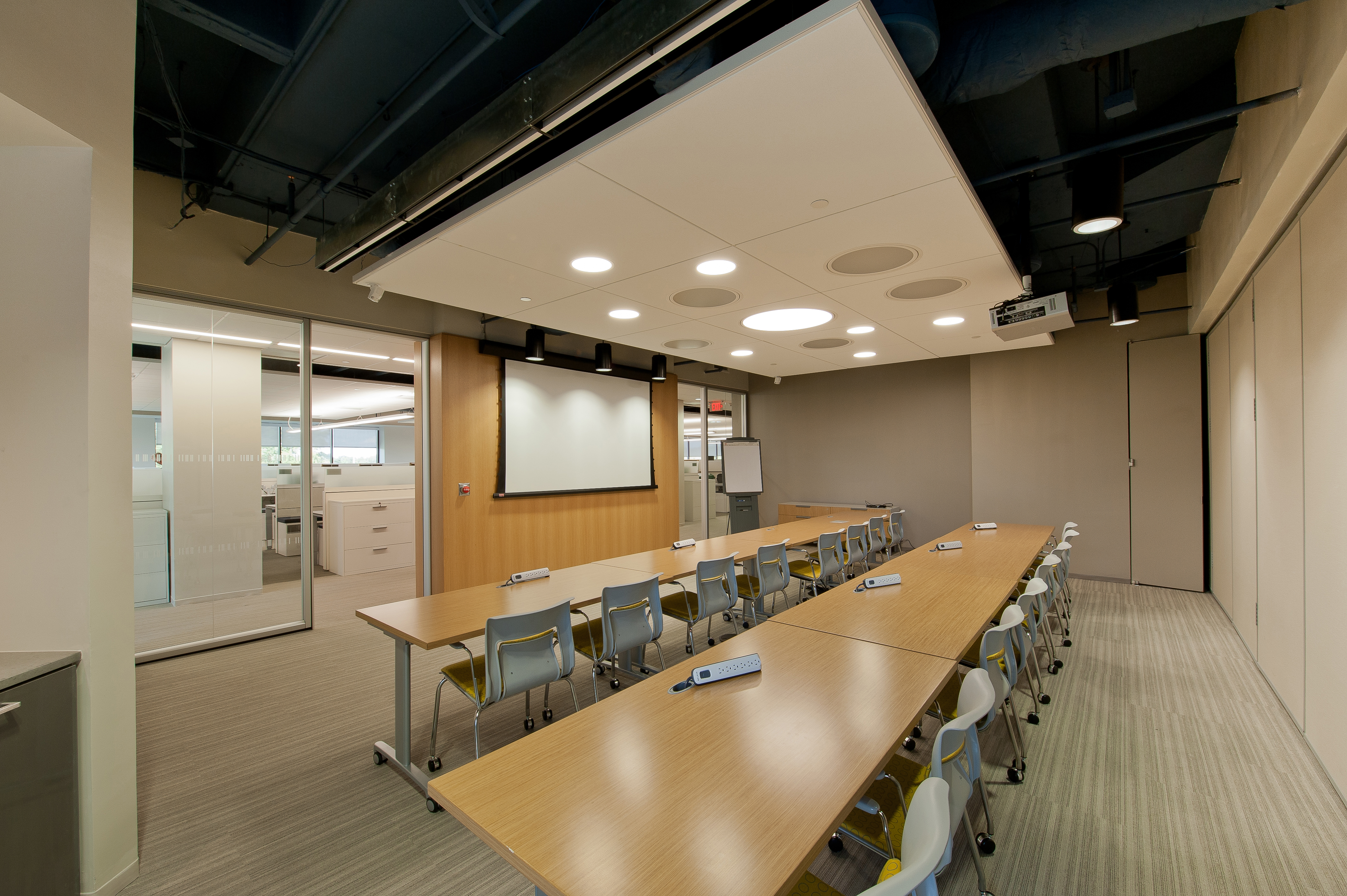 Time Warner Shared Services Renovations | Projects | Turner ...